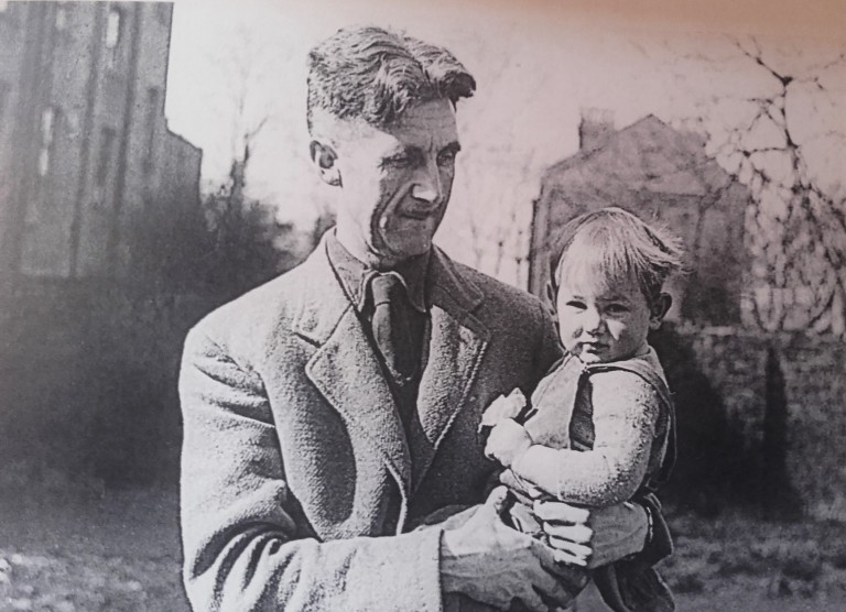 orwell-con-su-hijo - El Pulso